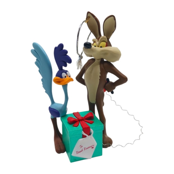 Hallmark | Holiday | Looney Tunes Road Runner And Wile E Coyote ...
